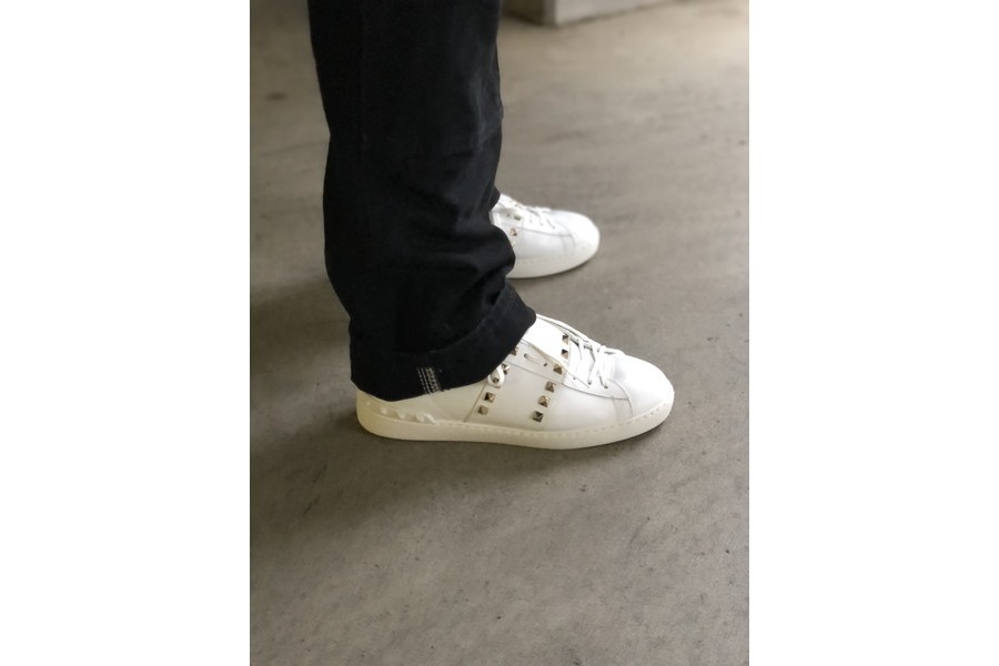 インポートブランド【VALENTINO /バレンティノ】からプラチナ インポートブランド【VALENTINO /バレンティノ】からプラチナ