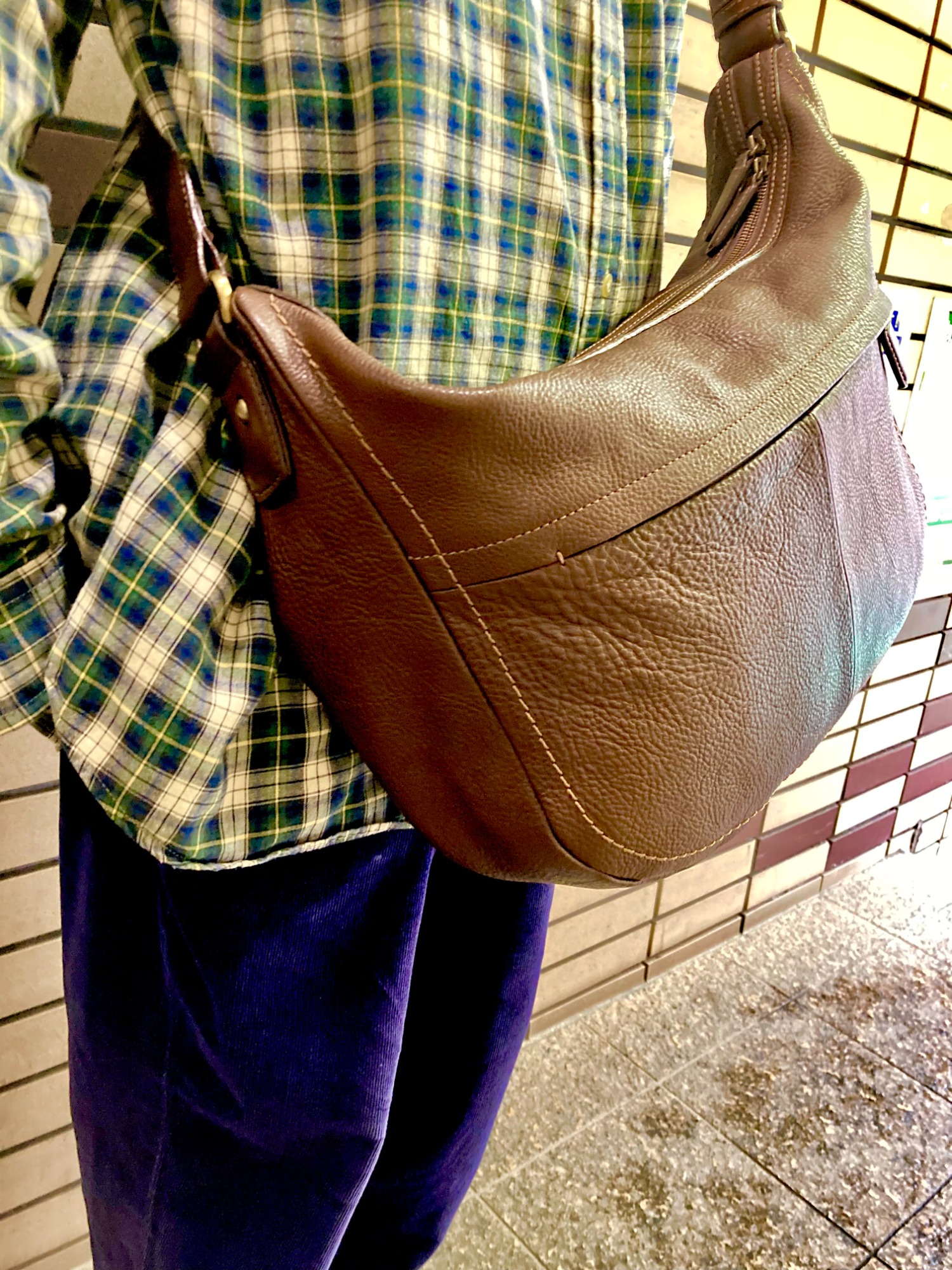 土屋鞄/ツチヤカバン】よりトーンオイルヌメハーフムーンが買取 土屋鞄/ツチヤカバン】よりトーンオイルヌメハーフムーンが買取