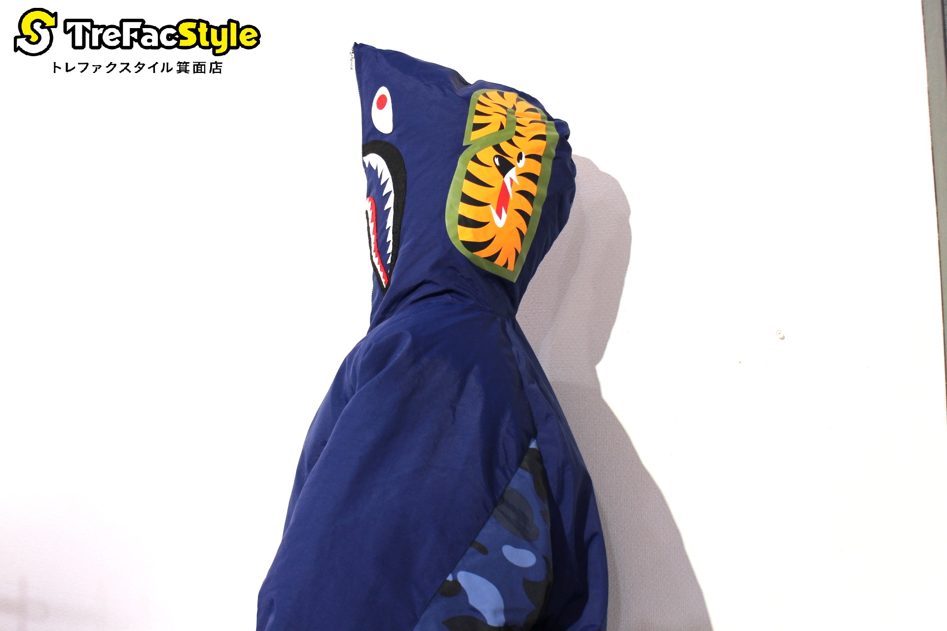 A BATHING APE(アベイシングエイプ)のシャークダウン A BATHING APE(アベイシングエイプ)のシャークダウン