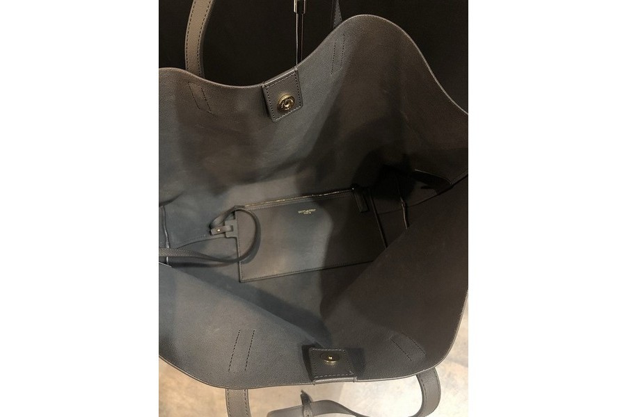 マザーズバッグとしてもオススメ!Saint Laurent Paris(サン マザーズバッグとしてもオススメ!Saint Laurent Paris(サン