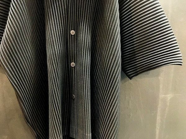 抜群のシルエット!!圧巻のプリーツシャツ入荷!ISSEY MIYAKE 抜群のシルエット!!圧巻のプリーツシャツ入荷!ISSEY MIYAKE