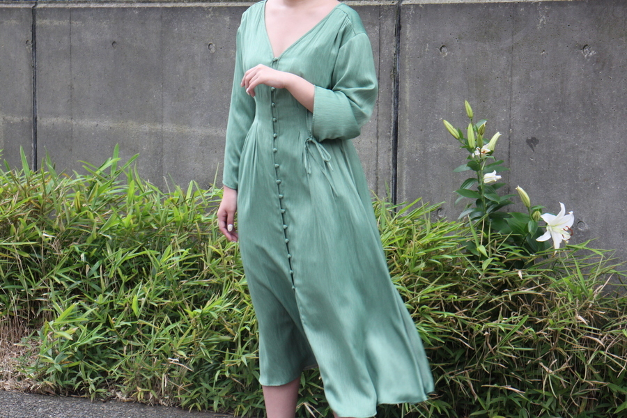 【AMERI/アメリ】から【TUCK SHAPE DRESS/タックシェイプドレス】のご紹介です。[2020.07.07発行]｜トレファクスタイル東戸塚店｜洋服・古着の買取と販売の専門店 ...