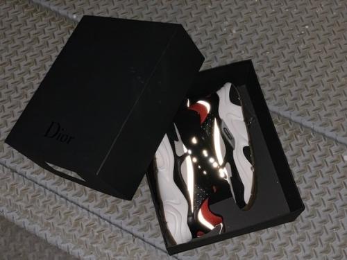 Dior Homme/ディオールオム】スニーカー界で話題沸騰の ”B22” 新 Dior Homme/ディオールオム】スニーカー界で話題沸騰の ”B22” 新