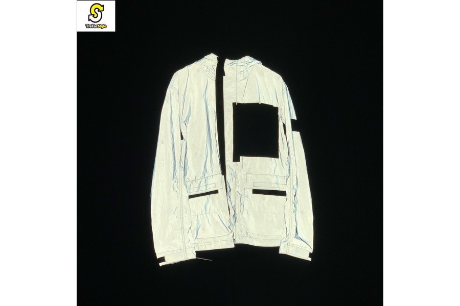 圧巻】STONE ISLAND(ストーンアイランド) 夜にこそ輝く衝撃の 圧巻】STONE ISLAND(ストーンアイランド) 夜にこそ輝く衝撃の